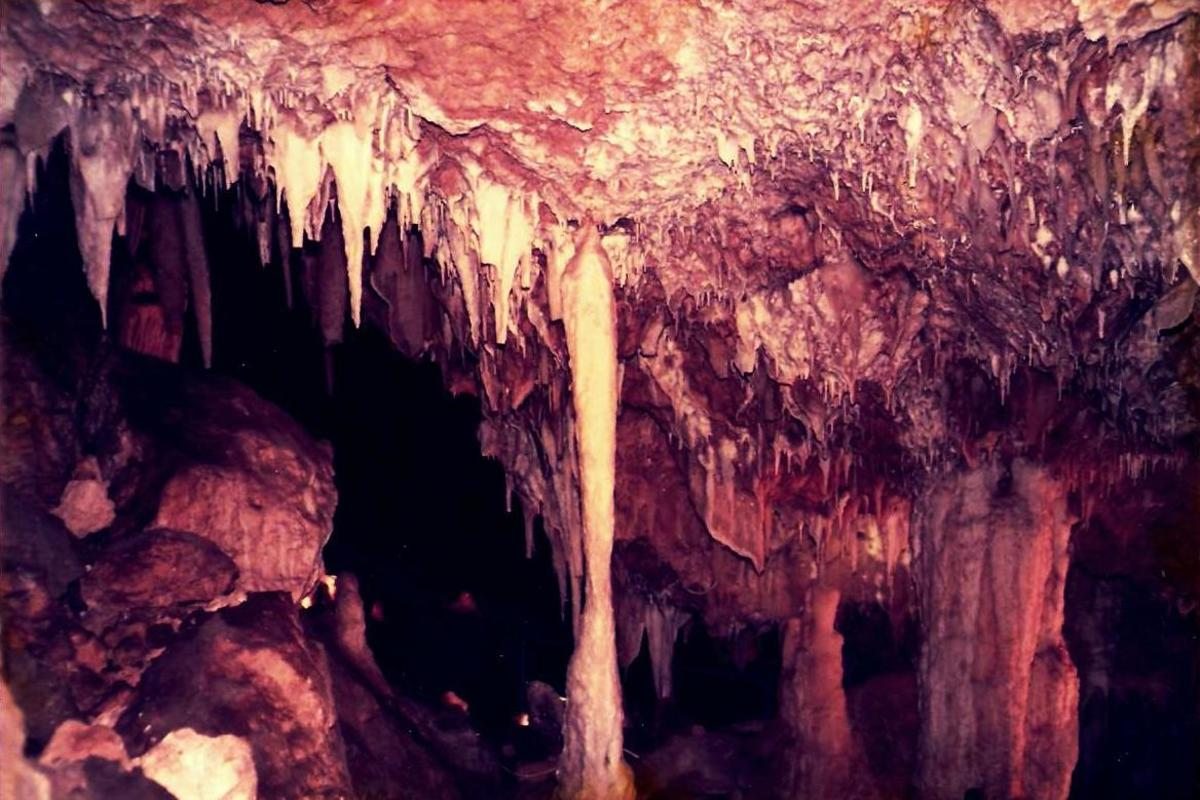 See The 5 Amazing Tourist Caves in Western Australia | Rainbow Cabin